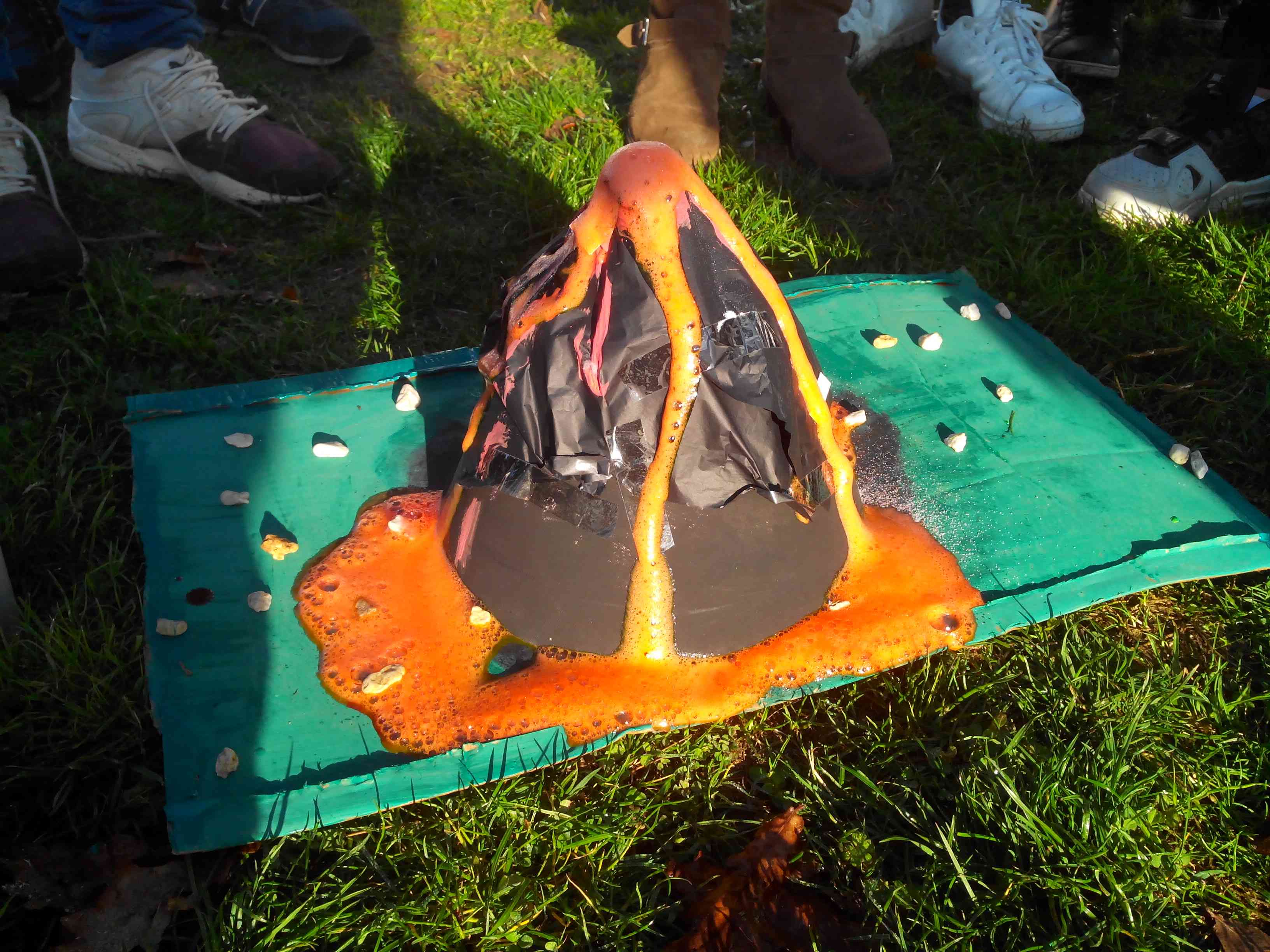 Volcans 2016 au collège : effusif ou explosif ? | Vive les SVT ! Les ...